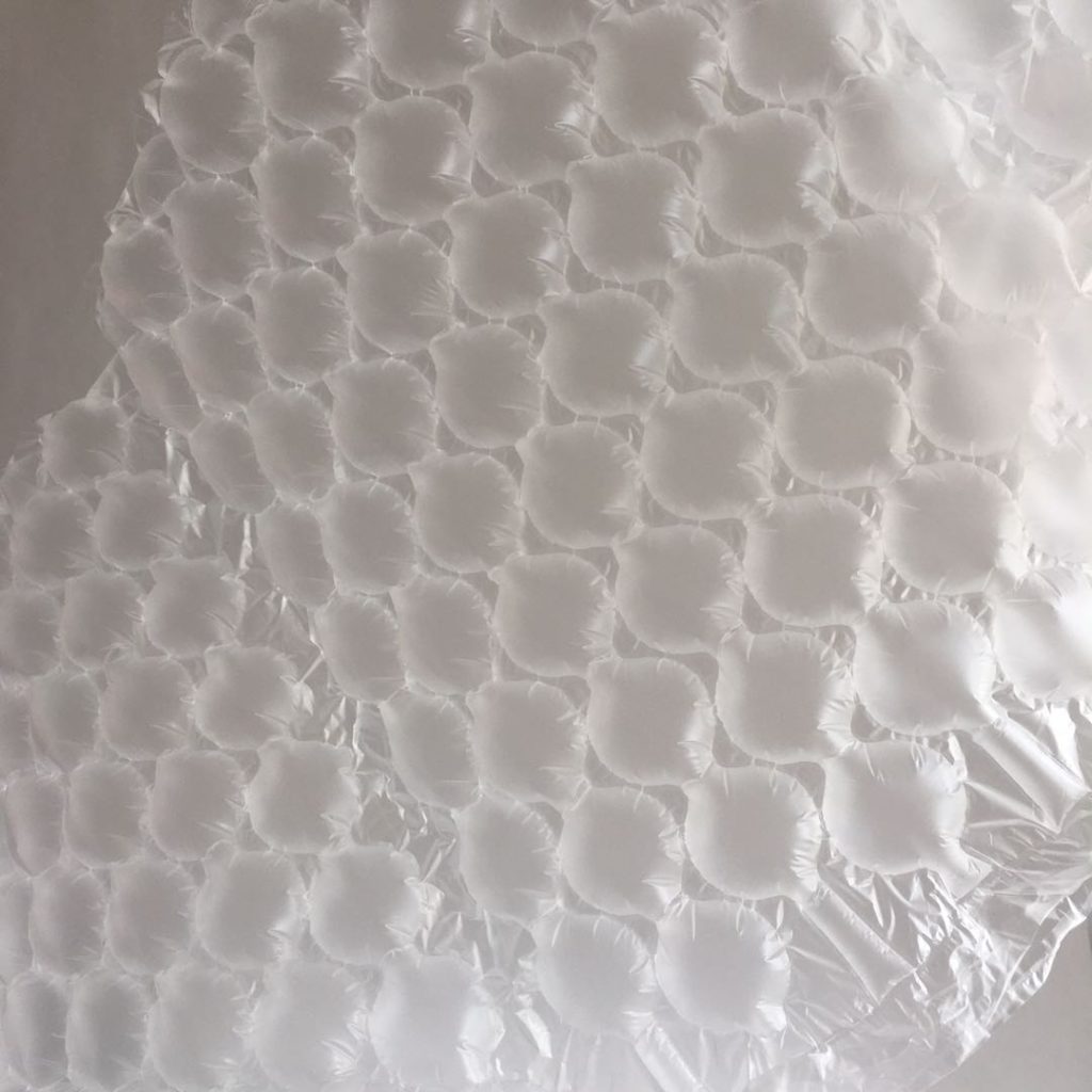 air cushions,protective packaging,inflatable packaging,Air bubble film